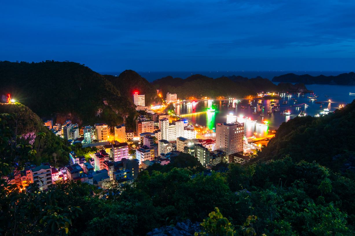 Cat Ba town overview